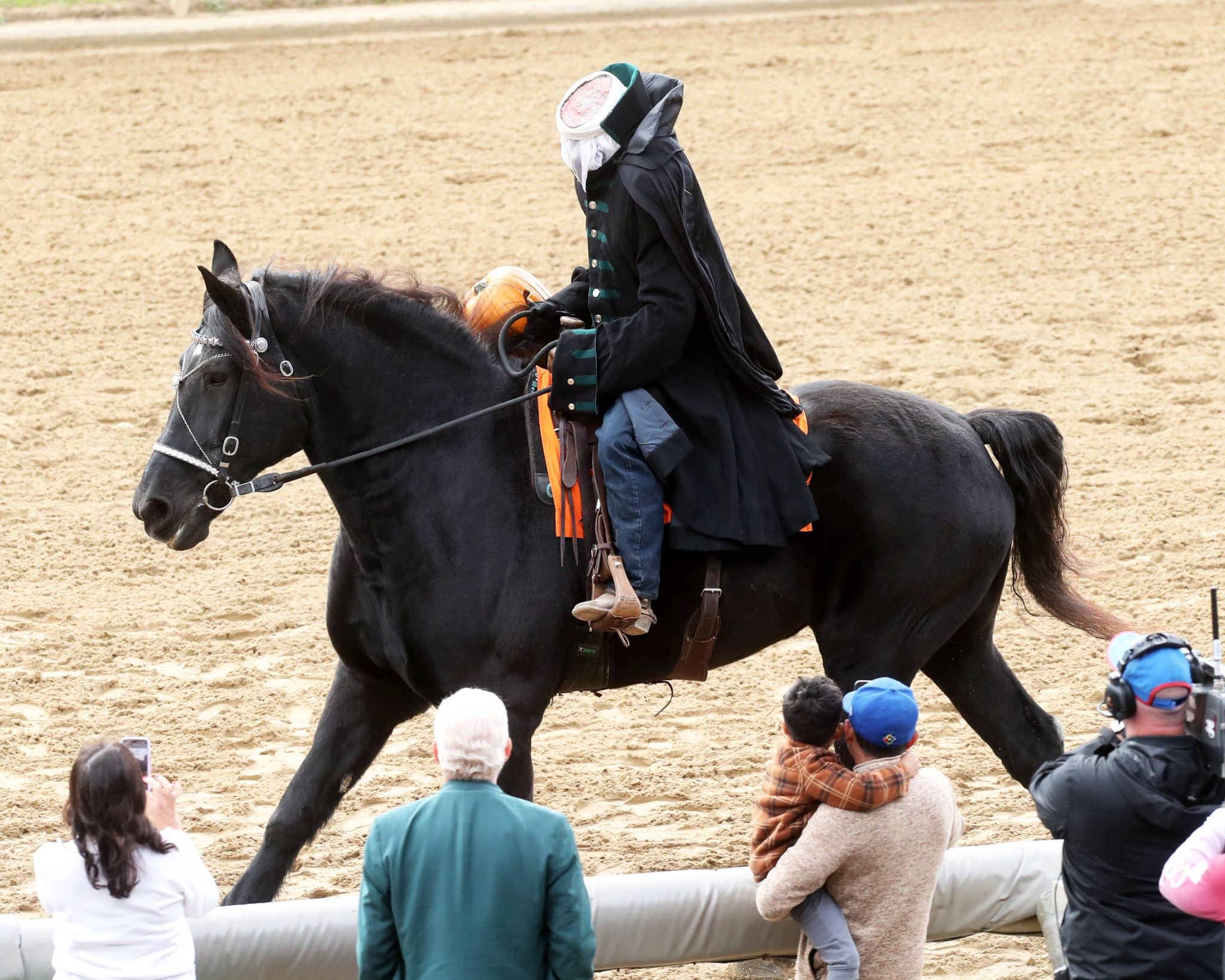 Scenics - Headless Horseman - KEE - 10-25-25 - 005 - Renee Torbit - The ...